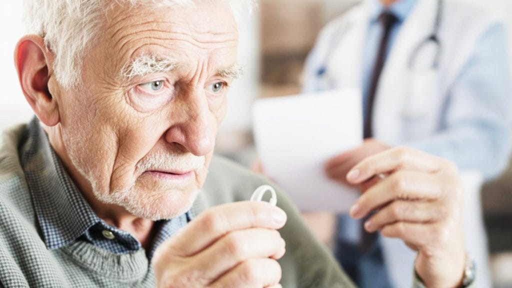 Hearing aid scam: 7 suspects and defrauded patients